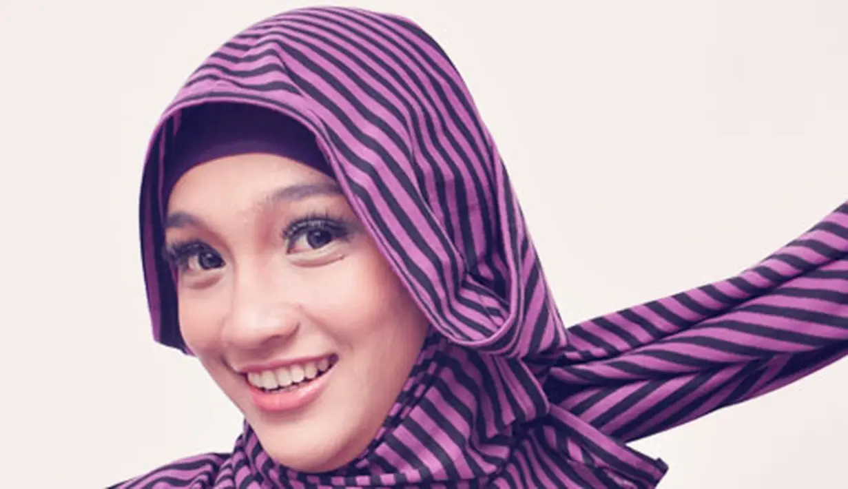Tutorial Jilbab Modis ke Kantor - Photo Fimela.com