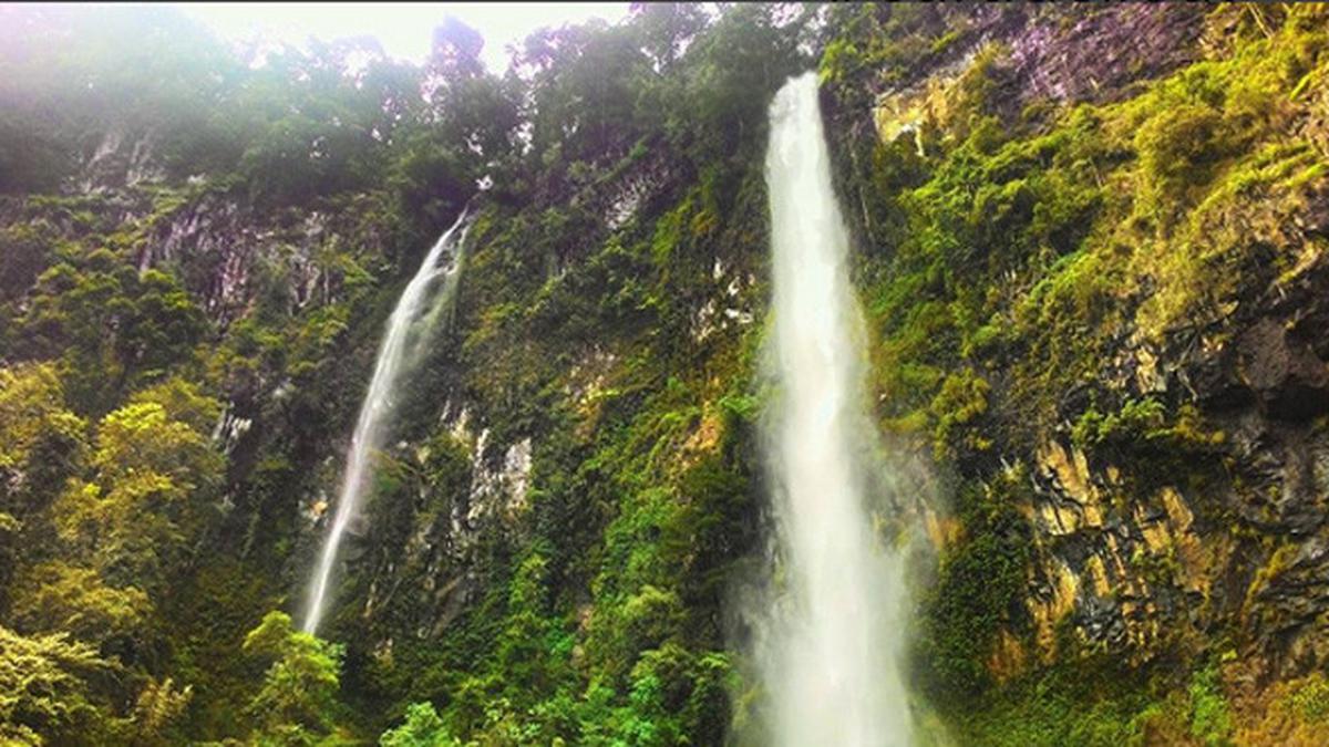 Mengenal Curug Cileat, Air Terjun Memesona di Subang