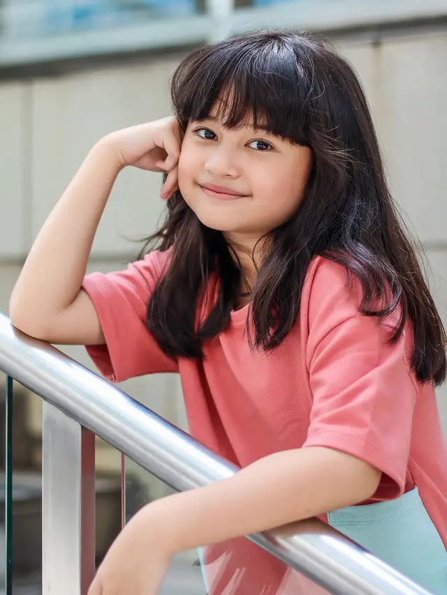 6 Potret Graciella Abigail, Pemeran Kartika kecil di Film Miracle in ...