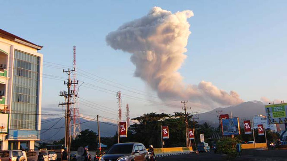 Gunung Lokon Kembali Meletus - News Liputan6.com