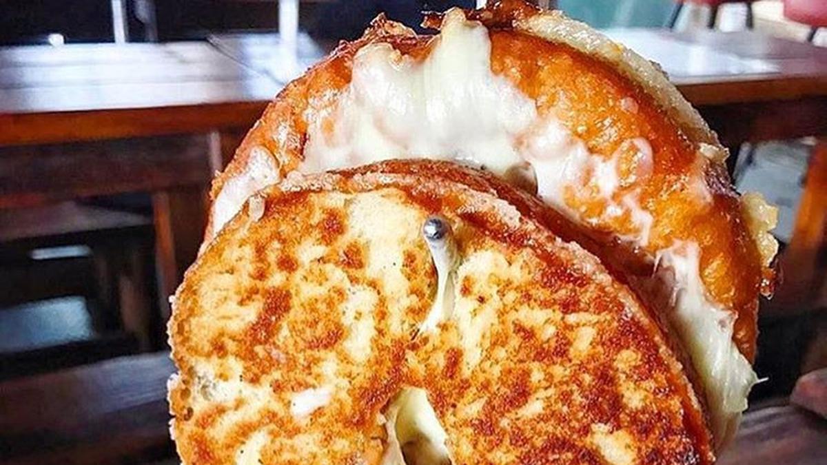 Grilled Cheese Donat, Cara Baru Menikmati Keju - Lifestyle Liputan6.com