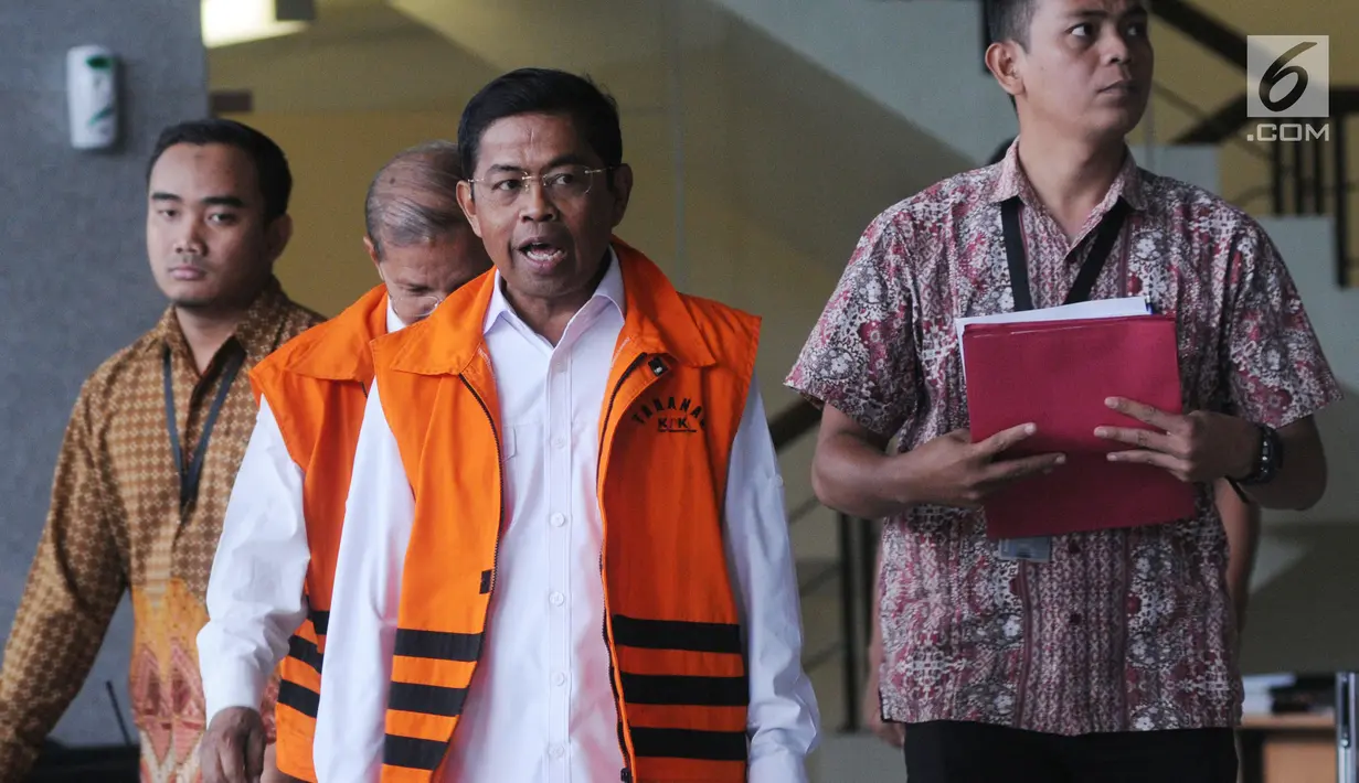 FOTO: Setelah Ditahan, Idrus Marham Jalani Pemeriksaan Perdana KPK ...