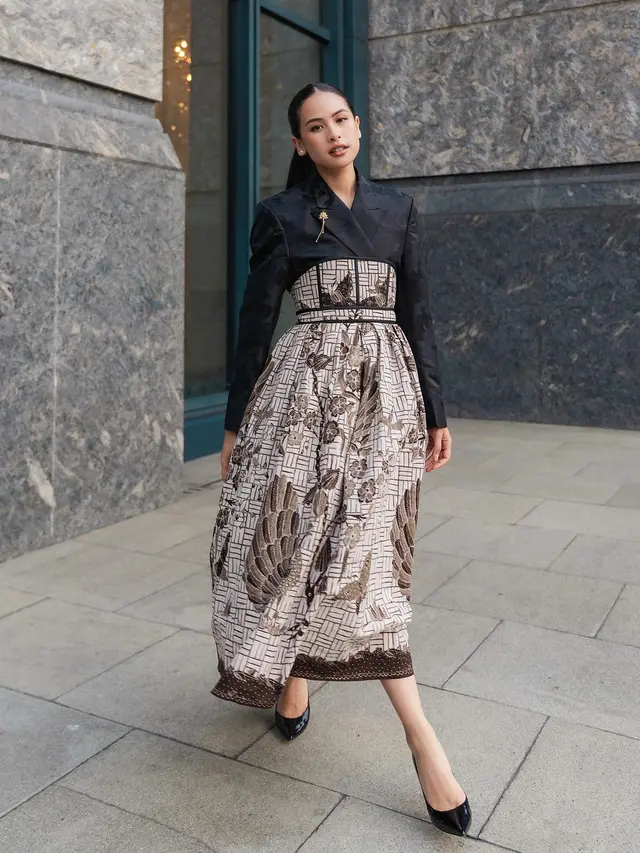 7 Potret Maudy Ayunda Pakai Hanbok Batik, Jadi Juri ASEAN Business ...