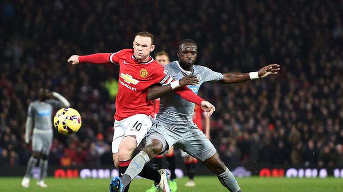 Jones: MU Wajib Awasi Sissoko - Bola Liputan6.com