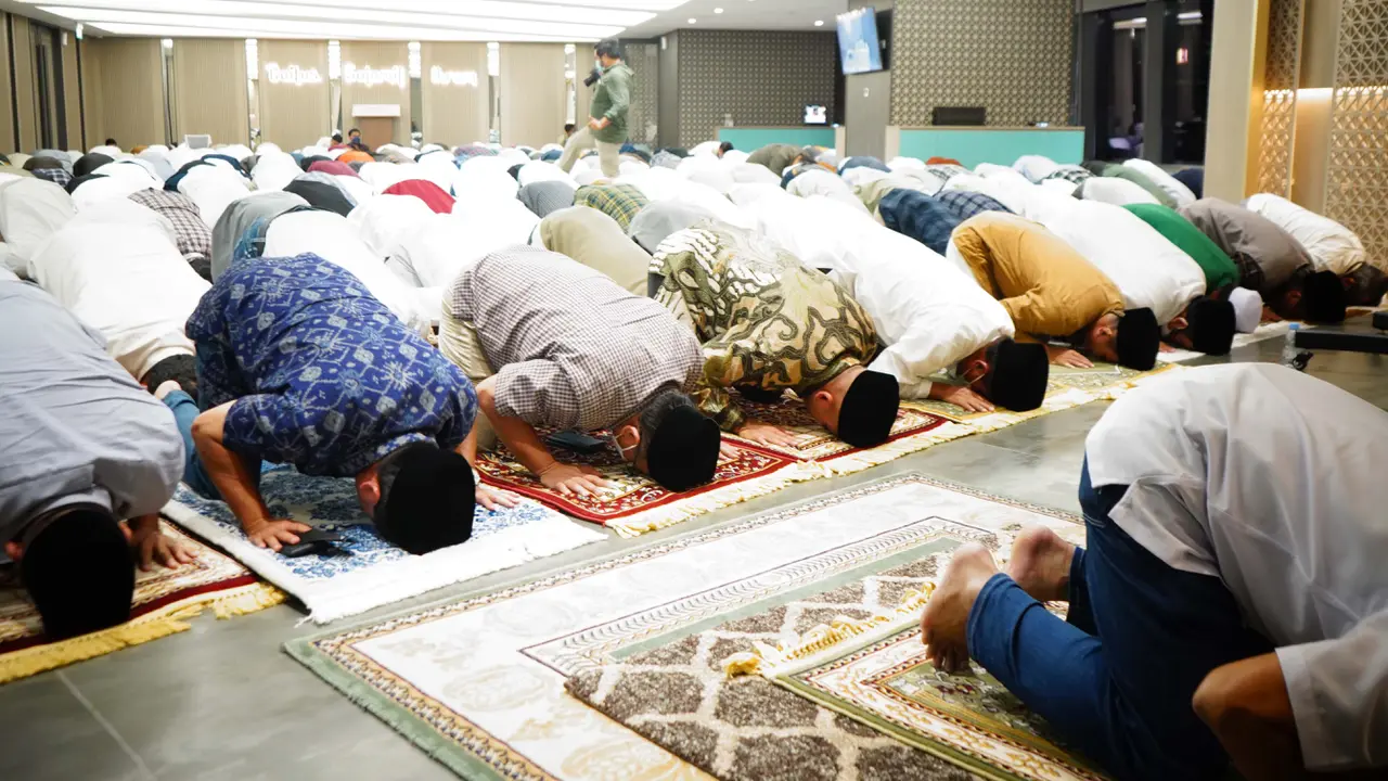 Doa Sujud Tilawah dan Artinya, Pahami Tata Cara dan Contoh Ayat Sajadah ...