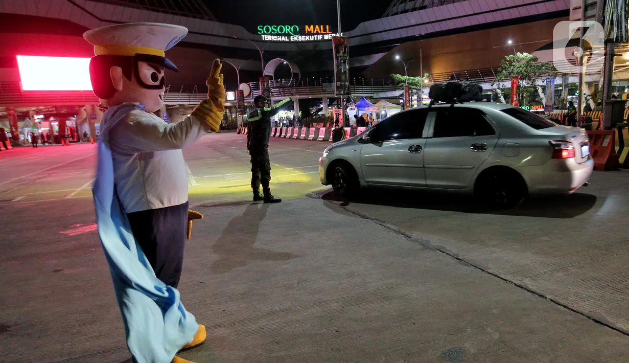 Hibur Pemudik, Kapten Ferizy Hadir di Pelabuhan Merak - Foto Liputan6.com