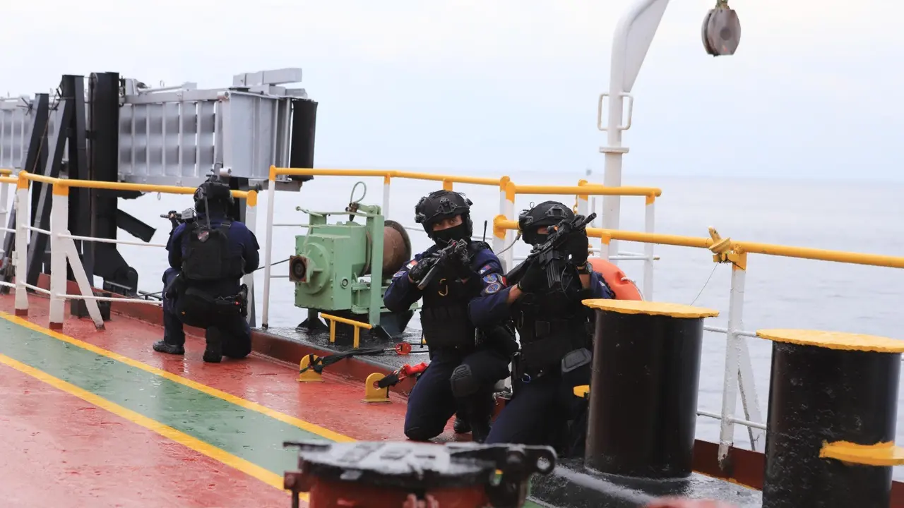 Pertamina Bersama TNI AL Gelar Simulasi Pengamanan Obvitnas di ...