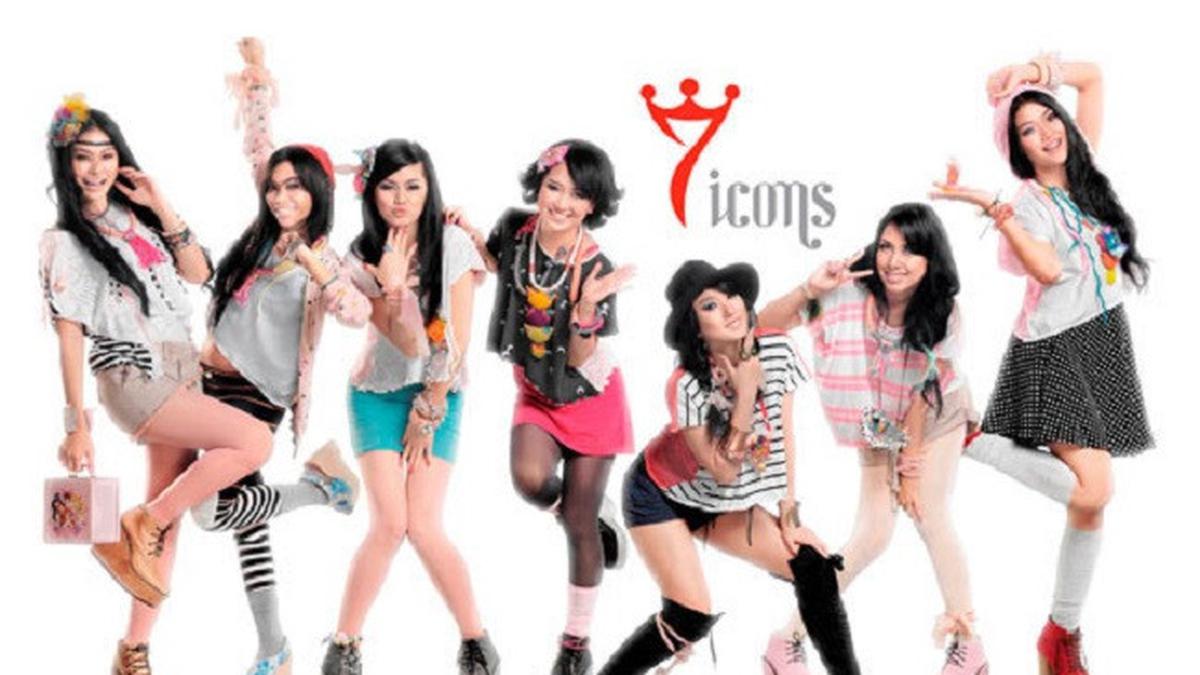 6 Potret Terbaru Natalia Shasanti Eks 7 Icons, Kini Berhijab - Surabaya ...