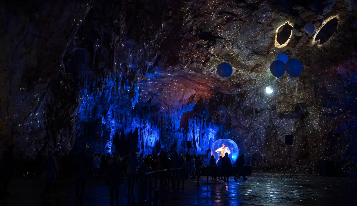 FOTO: Slovenia Tampilkan Diorama Natal di Dalam Gua - Foto Liputan6.com