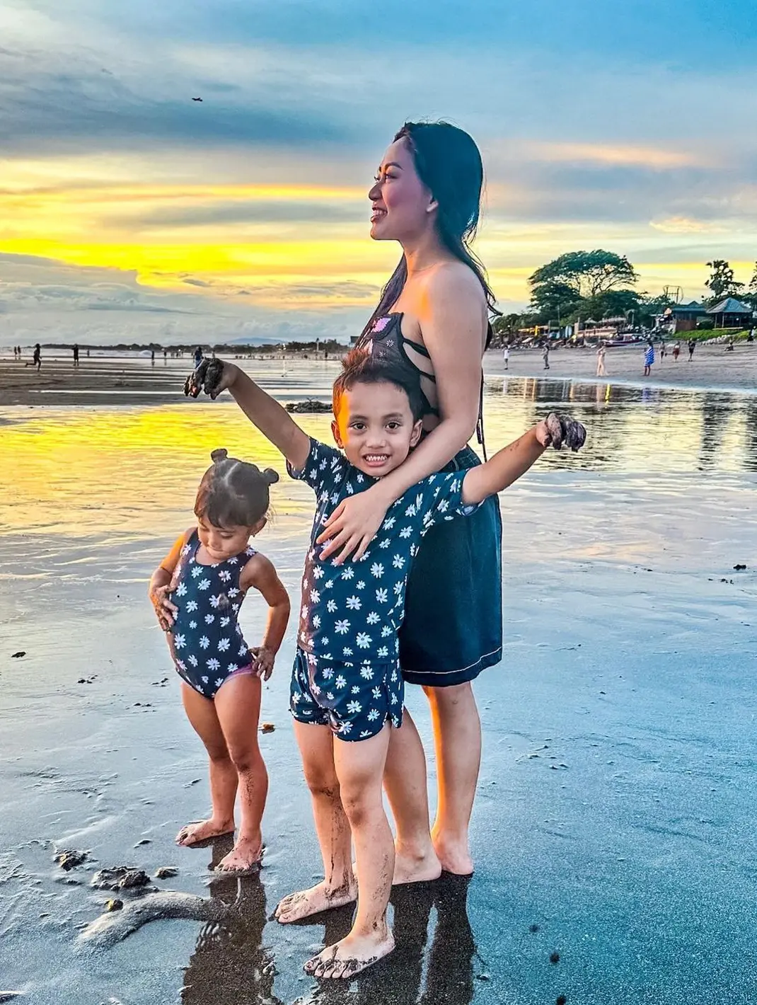 Potret Rachel Vennya dan Okin Kompak Liburan Bawa Anak-anak Setelah Dua ...