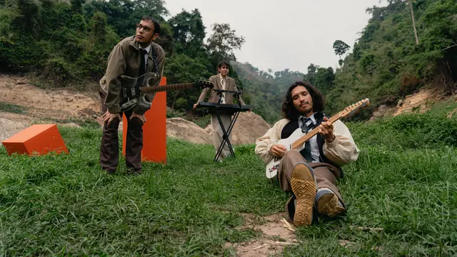 Band Manja Asal Bali Sentil Pergeseran Budaya di Lingkungannya Sambil ...