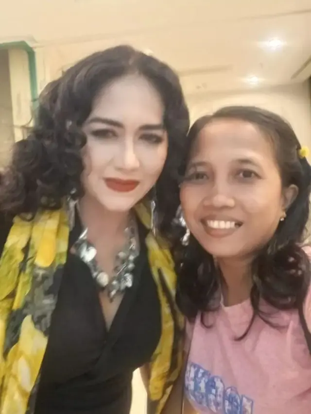 7 Potret Terbaru Sally Marcelina Usai Vakum 20 Tahun, Bikin Pangling ...