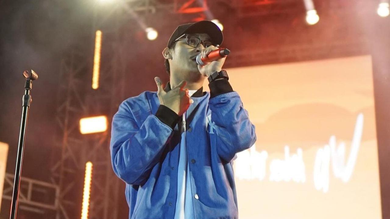 6 Potret Gilga Sahid saat Manggung, Konon Bayarannya Bareng GildCoustic ...