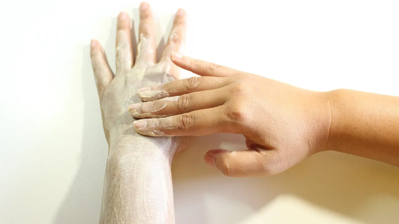 7 Cara Alami Menghilangkan Stretch Marks untuk Kulit Lebih Halus ...