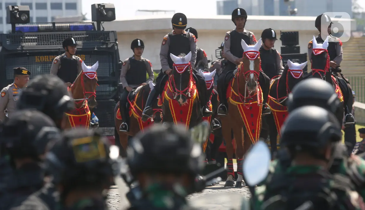 Apel Gelar Pasukan Operasi Lilin 2023 Jelang Nataru - Foto Liputan6.com