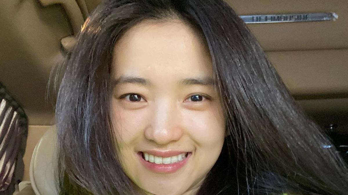 Pesona Kim Tae Ri, Lee Ahn di Alienoid yang Selalu Manis Mau Berpose Gaya Apapun - Foto Liputan6.com