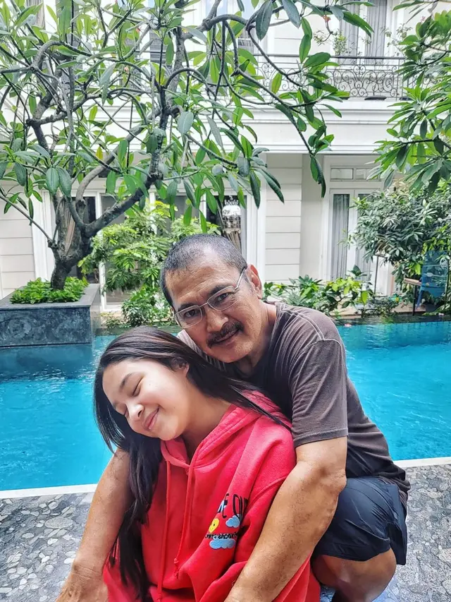 6 Potret Bambang Trihatmodjo Bugar Jelang Usia 70 Tahun: Mesra dengan Mayangsari, Akrab Bareng ...