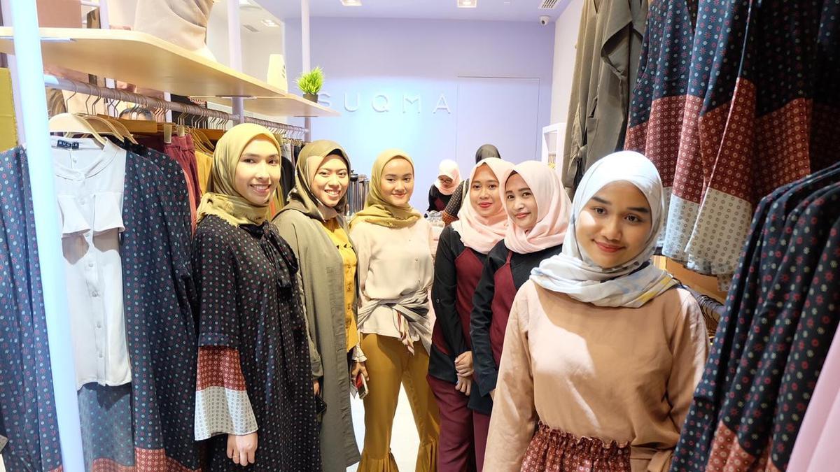 Sahara, Koleksi Lebaran SUQMA dengan Desain Panjang Usia - Lifestyle ...