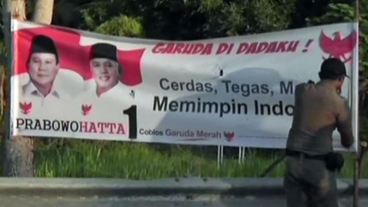 Langgar Zona Kampanye, Baliho dan Spanduk Capres Dicopot Paksa ...