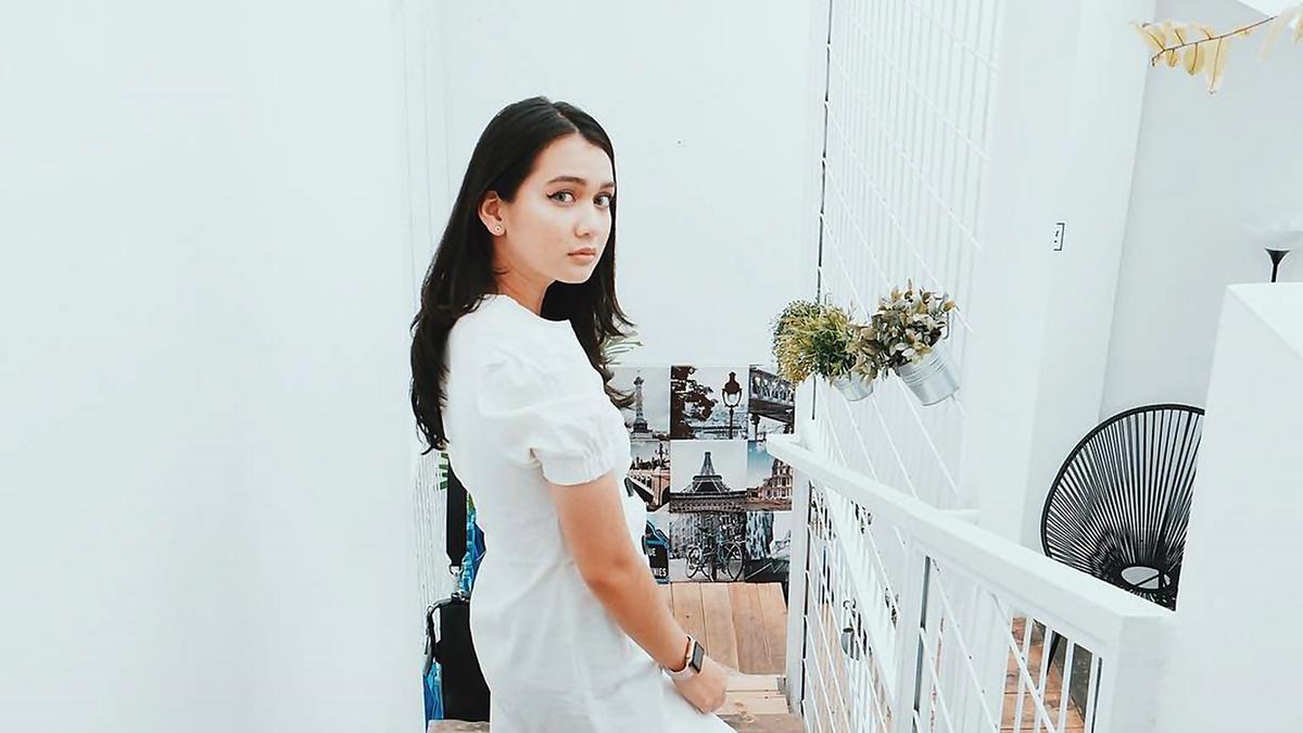 FOTO: Gaya Dea Annisa Dalam Busana White On White Ini Makin Menawan ...