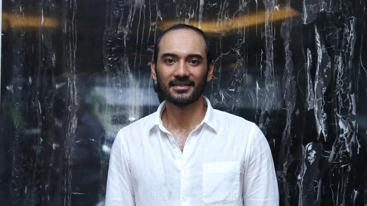 Ario Bayu Jadi Sosok Penyayang di Darah Daging - Entertainment Fimela.com