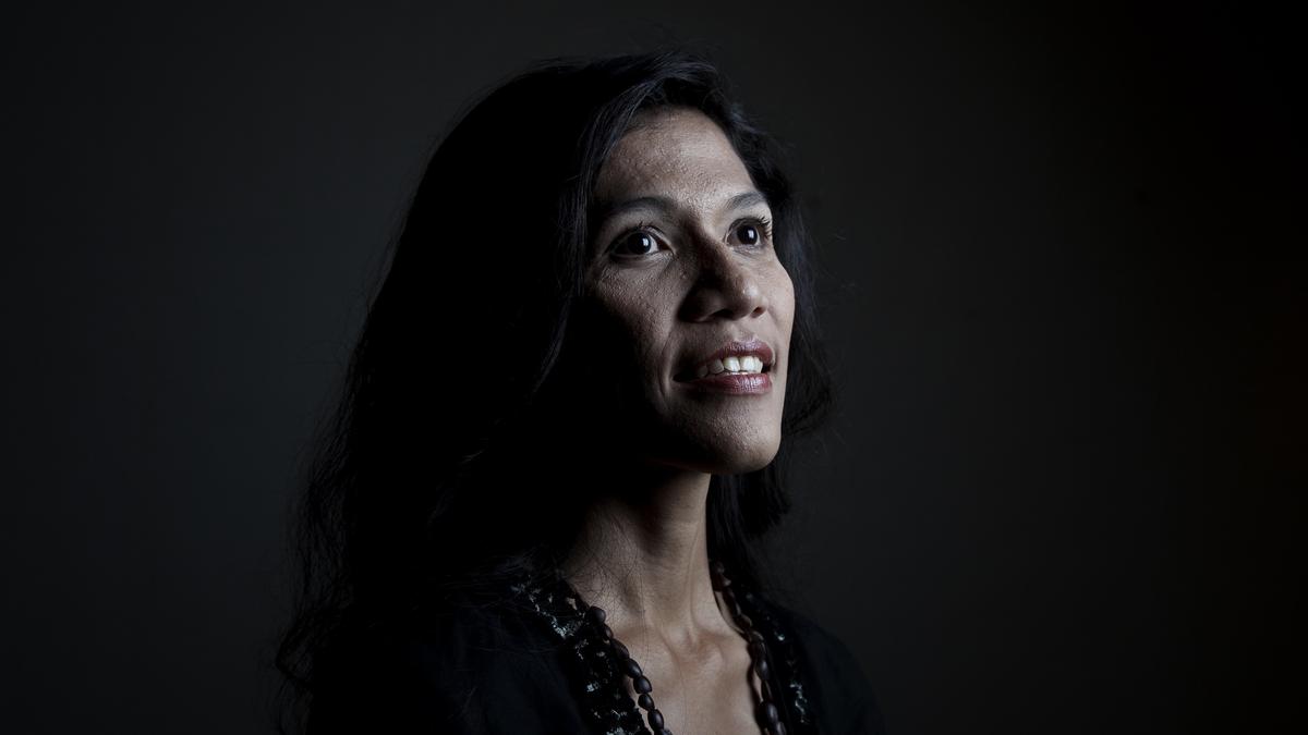 Mengenal Butet Manurung, Pendiri Sokola Rimba Hingga Model Global ...