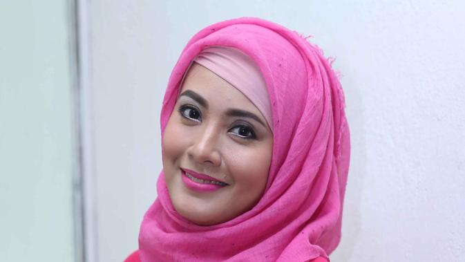 Artis Indonesia Era 80 An / Dikenal Sebagai Bintang Film Panas di Era ...