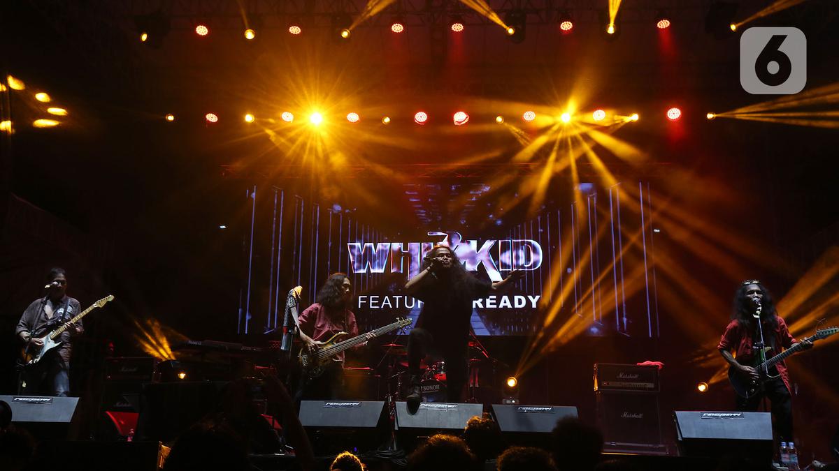 Whizzkid Featuring Ready, Band Pamungkas Gelaran Rock Legends Festival ...