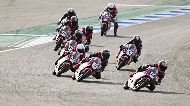 Membanggakan, Pebalap Astra Honda Kembali Bikin Bendera Indonesia ...