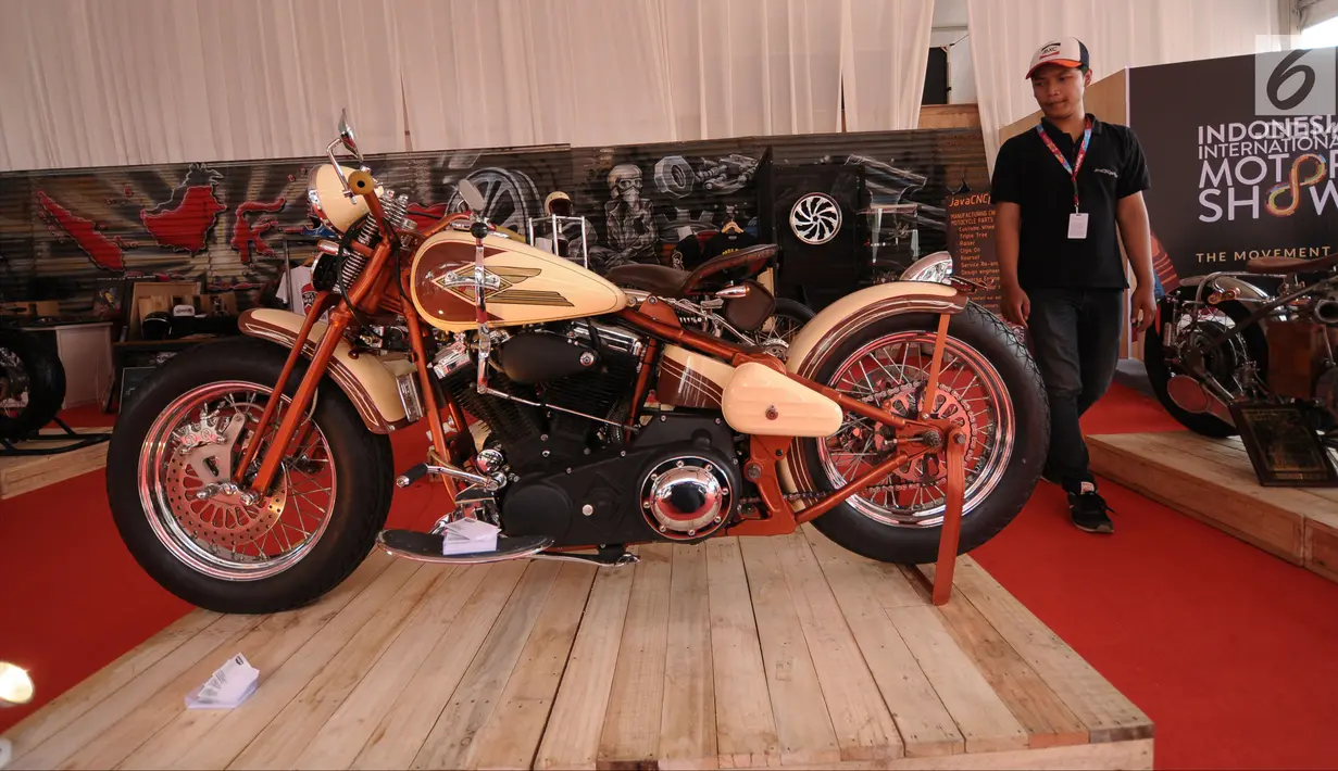 FOTO: Motor Custom Warnai Gelaran IIMS 2018 - Foto Liputan6.com