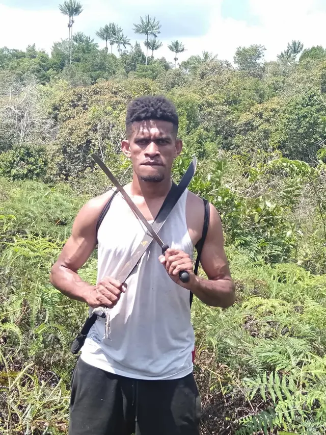 5 Potret Ricky Kambuaya saat Berkebun, Hobi di Luar Lapangan - Hot ...