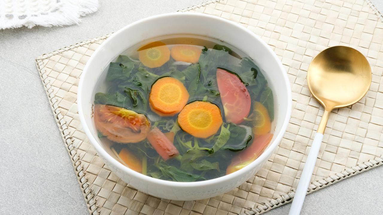 15 Resep Sayur Bayam Lezat dan Bergizi untuk Keluarga, Mudah Dibuat