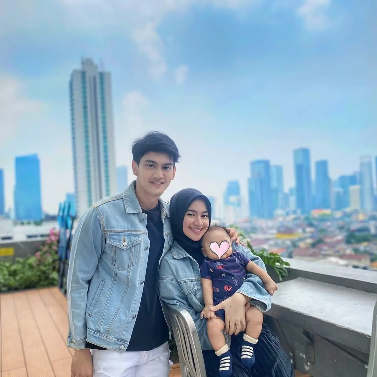 Sudah Punya Anak, Ini 6 Potret Harmonis Keluarga Vicky Kalea 'Love Story the Series' - Hot ...