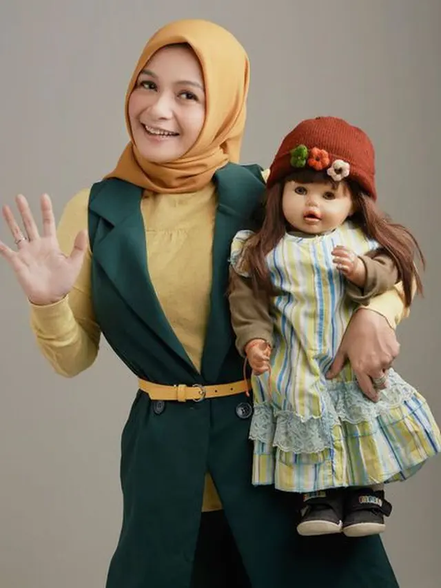 6 Transformasi Penampilan Ria Enes dan Boneka Suzan, Dulu Hingga Kini ...