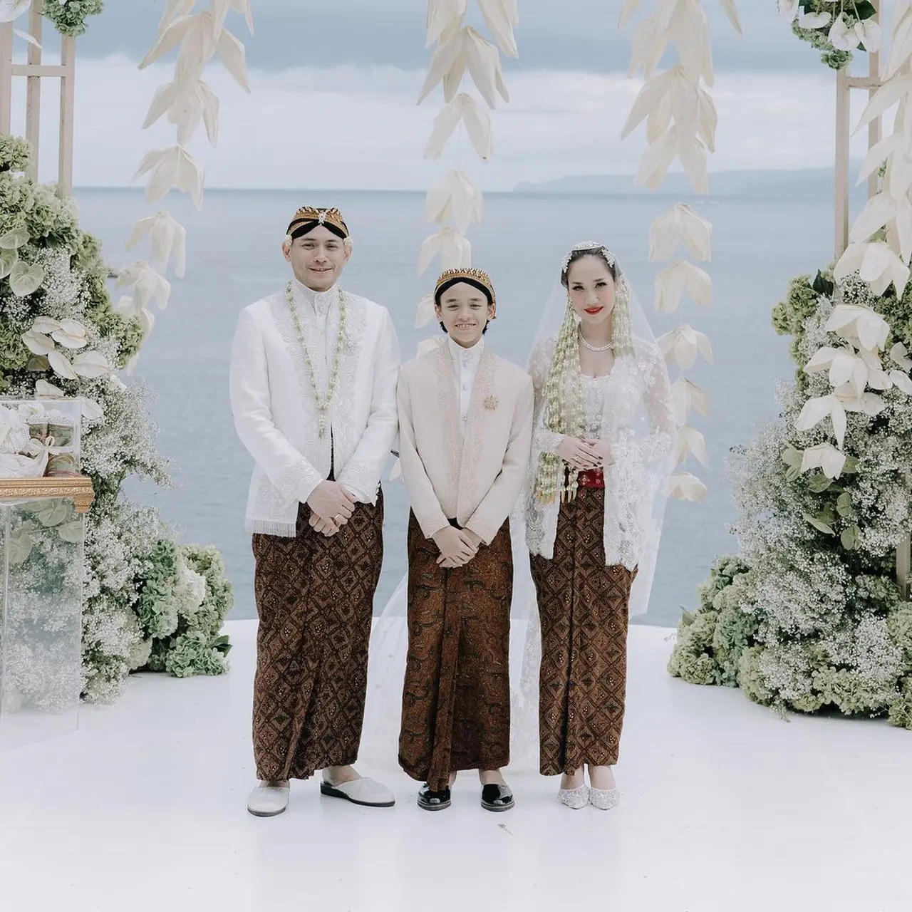 6 Potret BCL dan Tiko Bareng Noah, Keluarga Kecil Terasa Lengkap Usai Menikah - Hot Liputan6.com