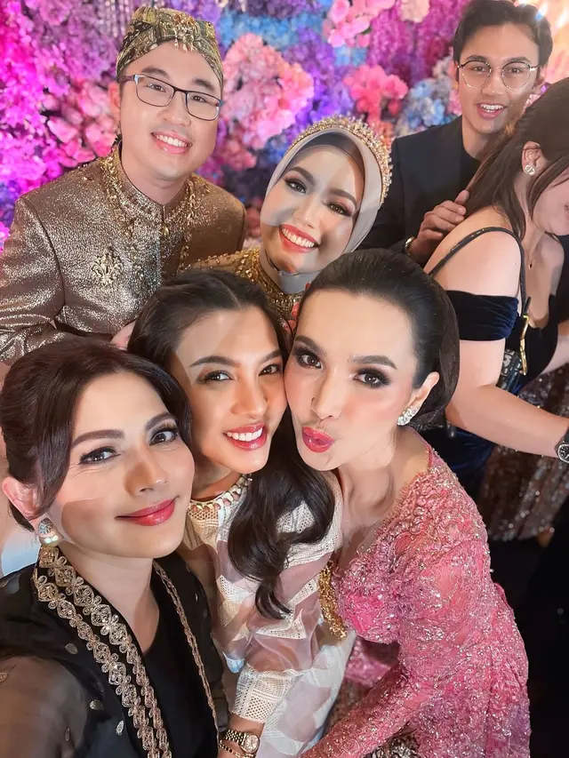 6 Potret Tamu Artis di Pernikahan Anak Nunu Datau, Juliana Moechtar ...