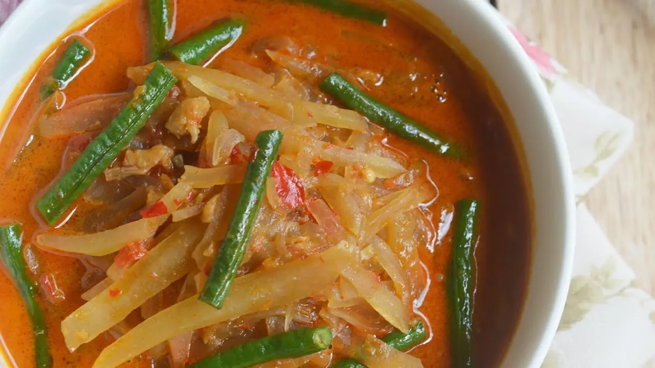 Resep Sayur Pepaya Muda Kuah Santan Gurih Pedas - Food Fimela.com