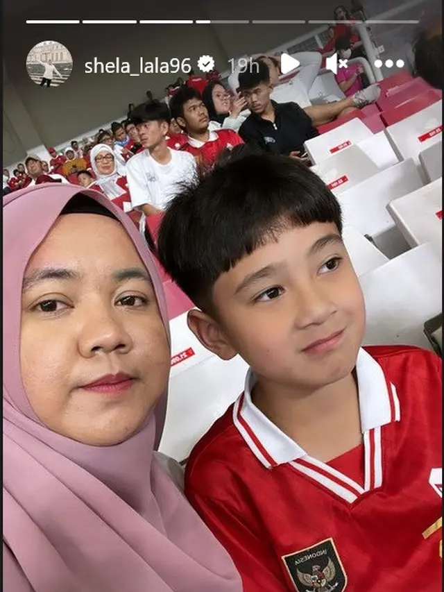 12 Gaya Artis Nonton Laga Indonesia VS Argentina di GBK, Ada BCL hingga ...
