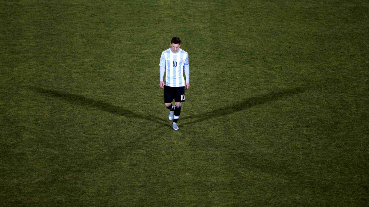 Lionel Messi: Berjaya di Barcelona, Terpuruk di Argentina