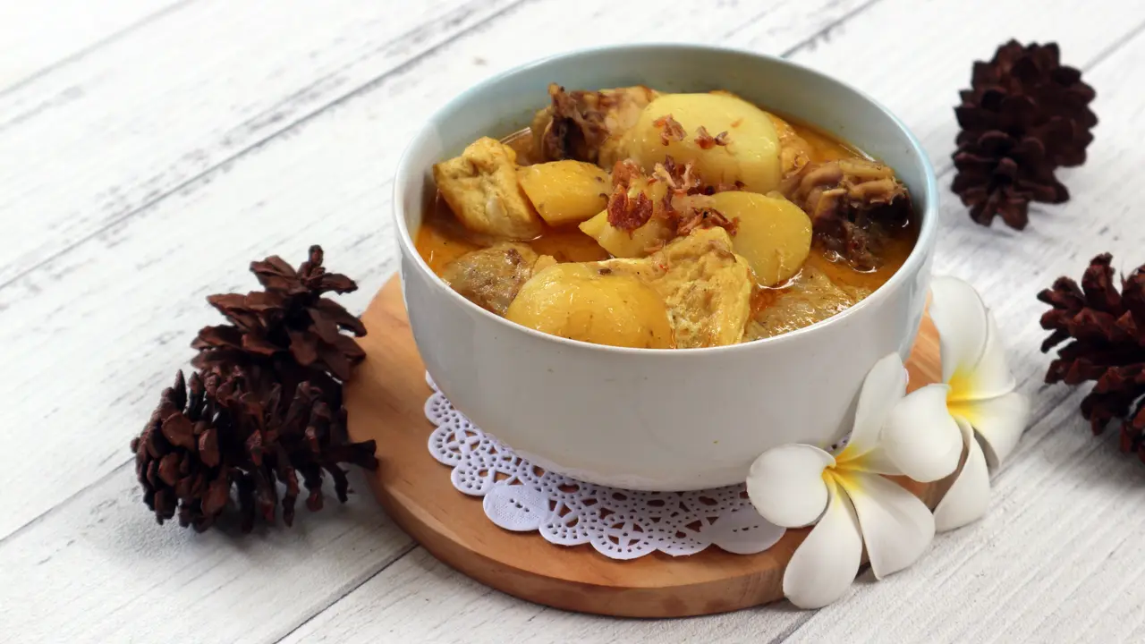 6 Resep Kare Ayam Empuk Kuah Santan yang Gurih