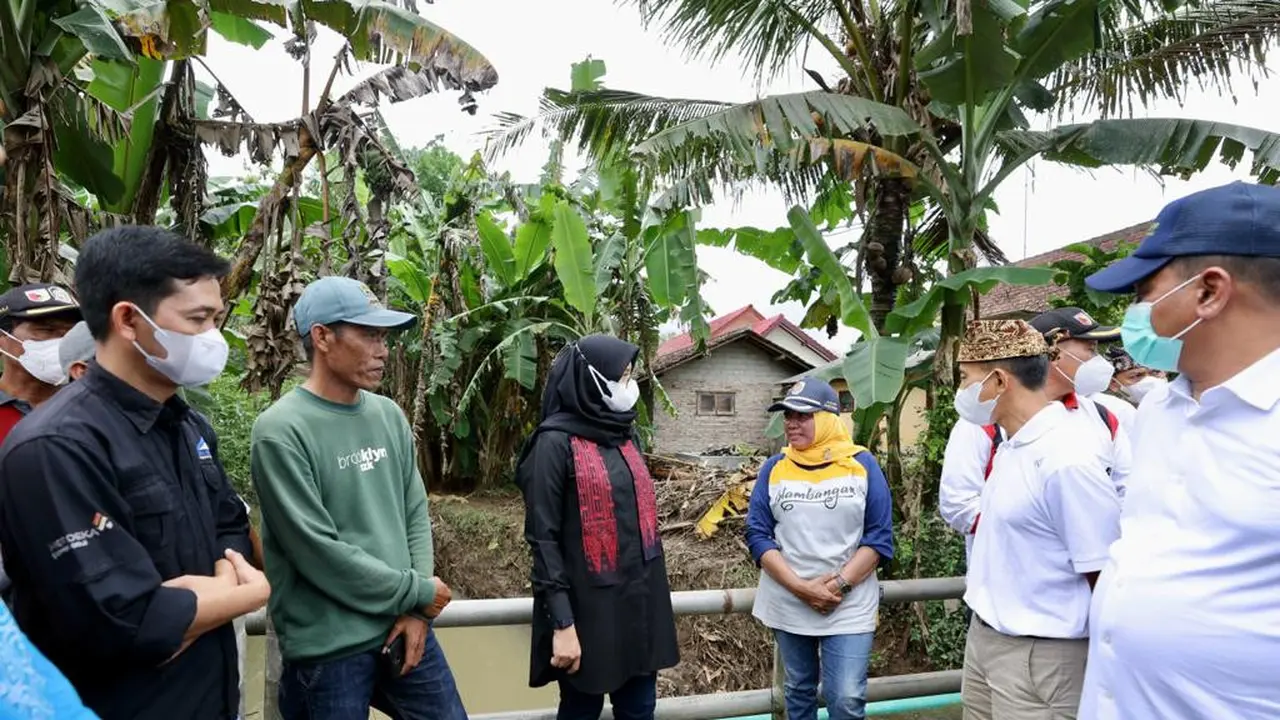 Tinjau Banjir Pesanggaran, Bupati Ipuk Instruksikan Percepat ...