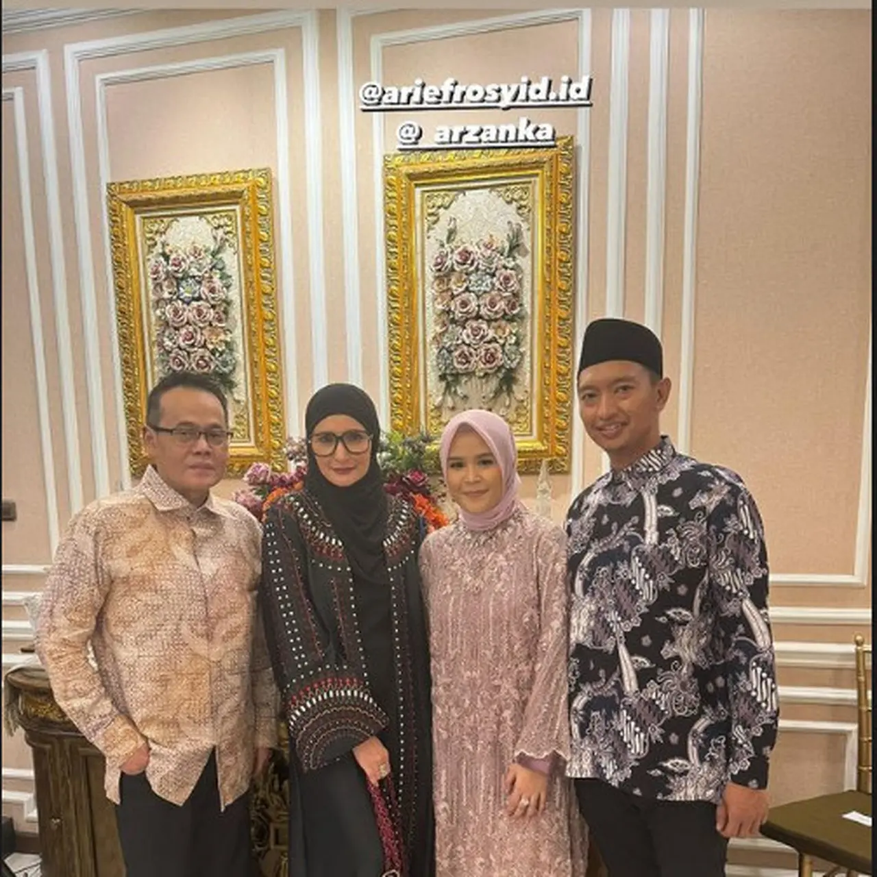 6 Potret Inneke Koesherawati di Lamaran Chand Kelvin, Dea Sahirah ...