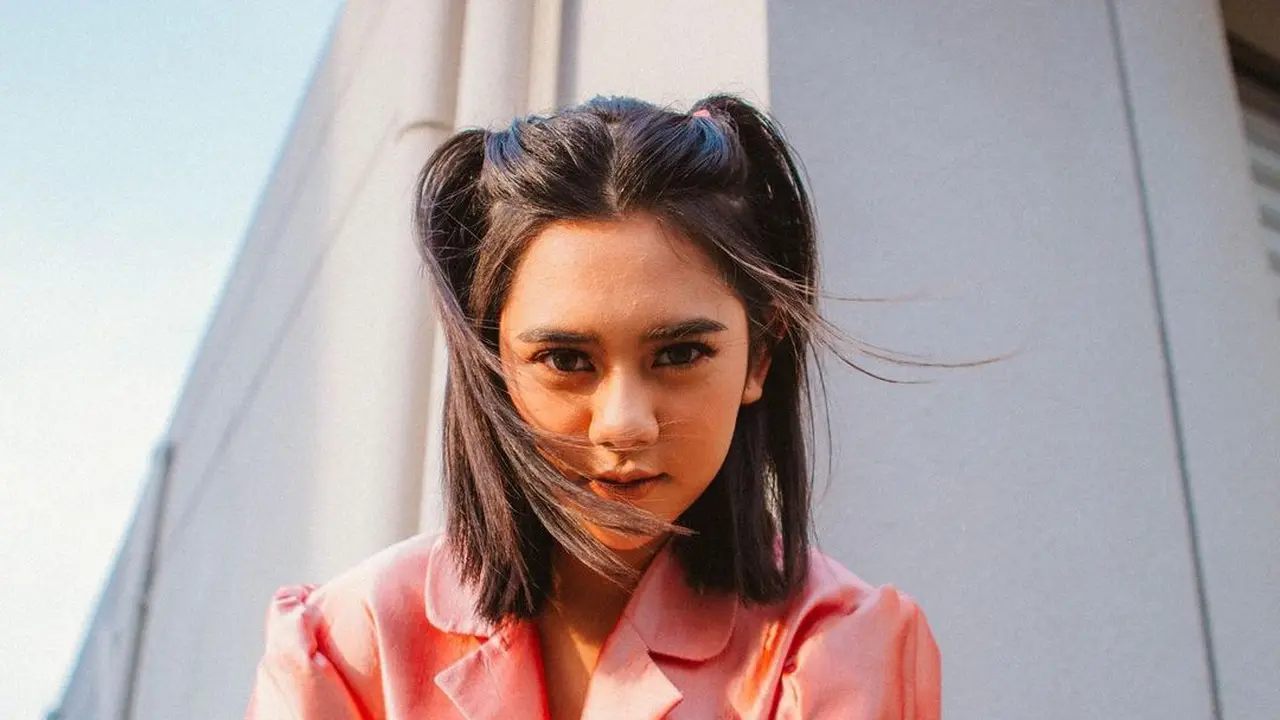 Pesona Ziva Magnolya yang Namanya Trending Usai Rilis Lagu Peri Cintaku
