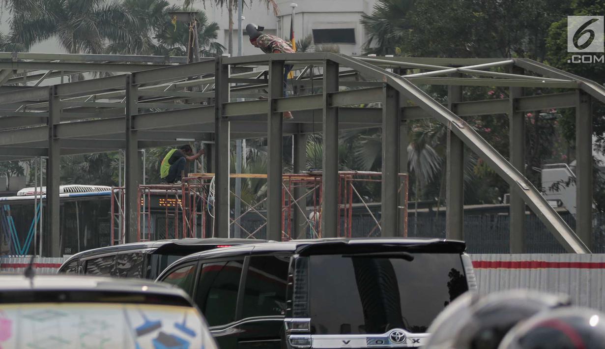 FOTO: Melihat Pembangunan Halte Tosari Baru - Foto Liputan6.com