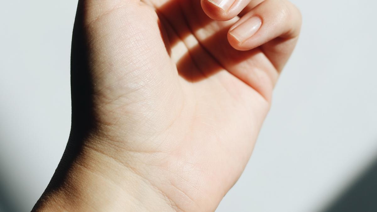 20 Cara Memutihkan Kulit Tangan yang Belang, Sehat dan Aman