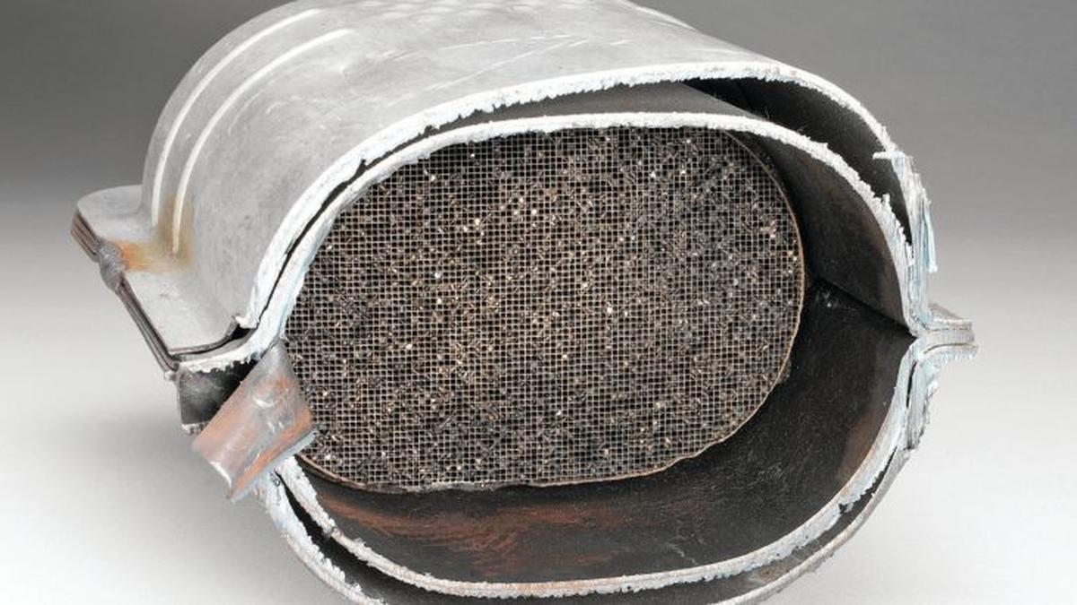 Seberapa Penting Peran Catalytic Converter di Knalpot? - Otomotif ...