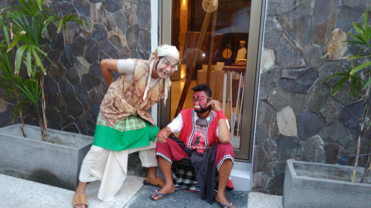 Mari Sejenak Tertawa dengan Bondres Bali