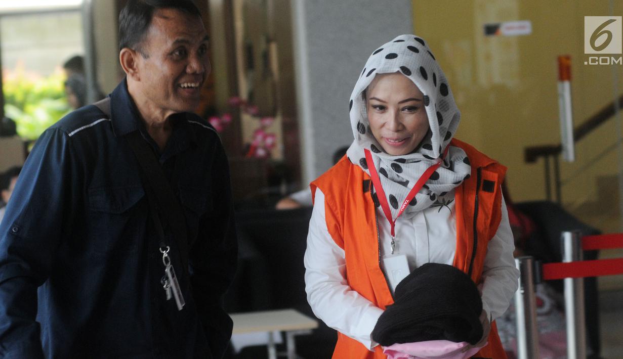 FOTO: KPK Periksa Perdana Marketing Manager Humpuss Transportasi Kimia - Foto Liputan6.com