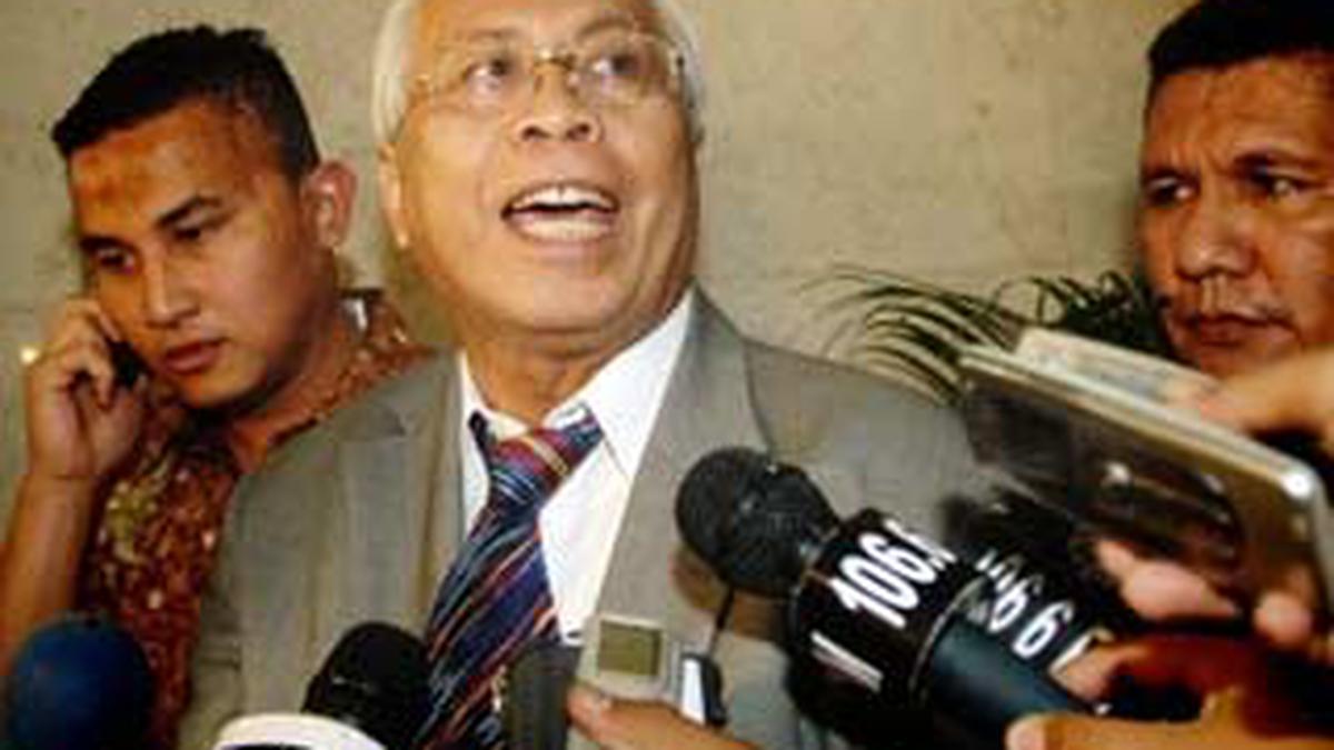 OC Kaligis: Selesaikan di Pengadilan - News Liputan6.com