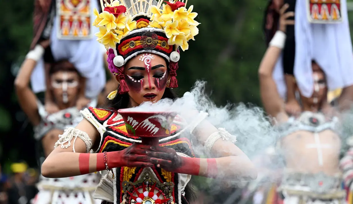 Sambut Hari Raya Nyepi, Masyarakat Bali Gelar Parade Tarian Ogoh-Ogoh ...